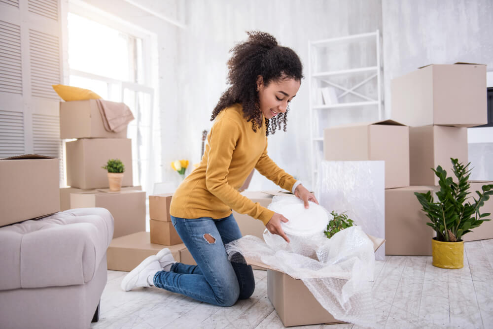 How to Pack Glasses and Dishes for Moving - Flatrate Moving