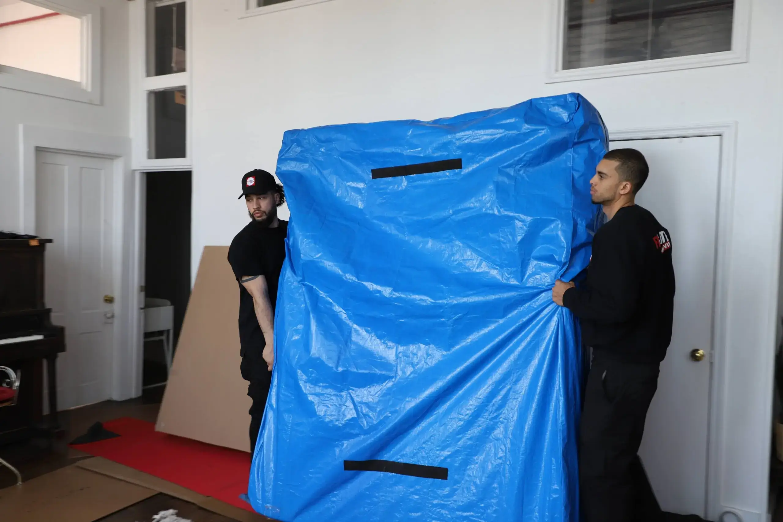Efficient Heavy Item Lifting and Moving Services in NYC | Flatrate Moving